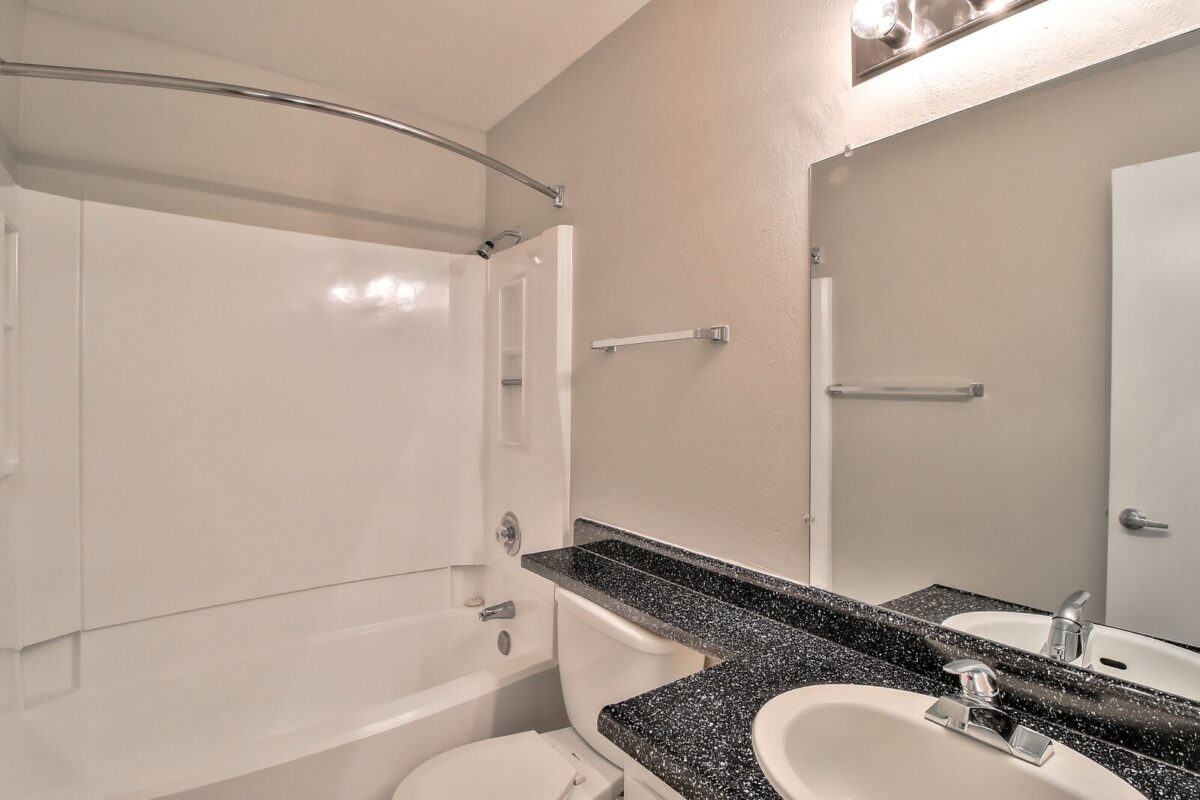 Photos | Redwood Square | Apartments in Sacramento, CA